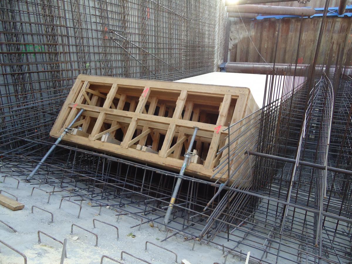 hydro power Bekesszentrandras, inlet formwork and draft tube formworks ...